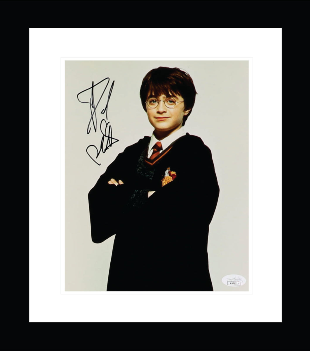 Daniel Radcliffe Signed "Harry Potter" 8x10 Photo – cardcrazy
